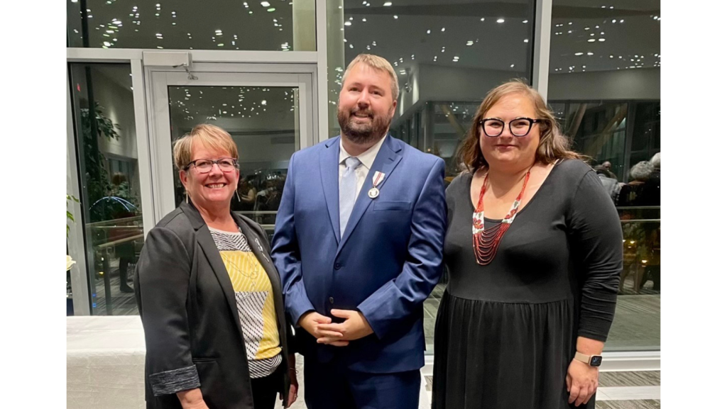 Public health care advocates Pauline Worsfold and Chris Gallaway ...